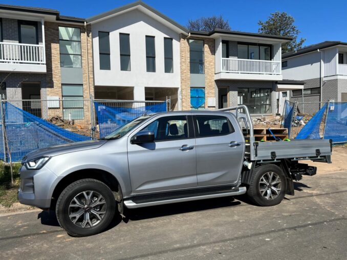 Isuzu D-Max LS-U Dual Cab Trayback 4WD Ute profile | Ute and Van Guide