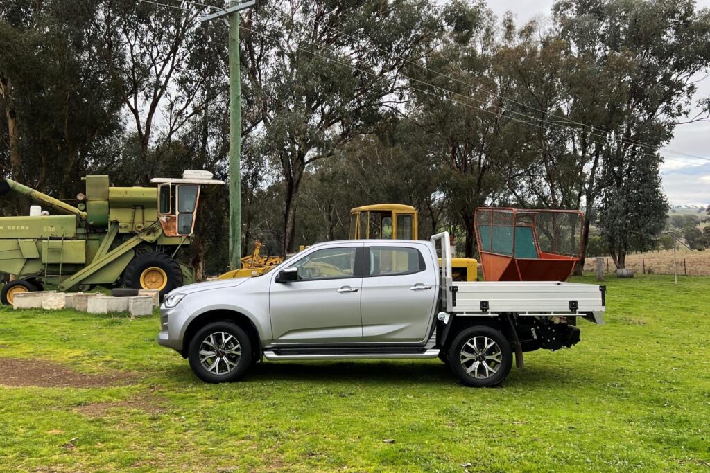 Isuzu D-Max LS-U Dual Cab 4WD Trayback Ute Farm Review | Ute and Van Guide