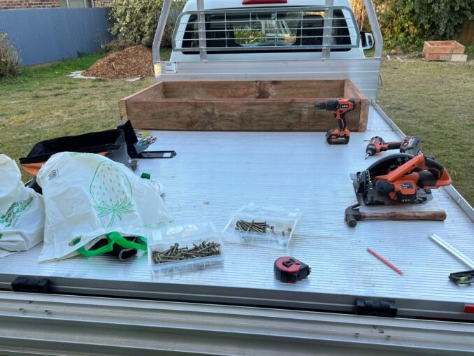 Isuzu D-Max LS-U Dual Cab Trayback 4WD Ute profile | Ute and Van Guide